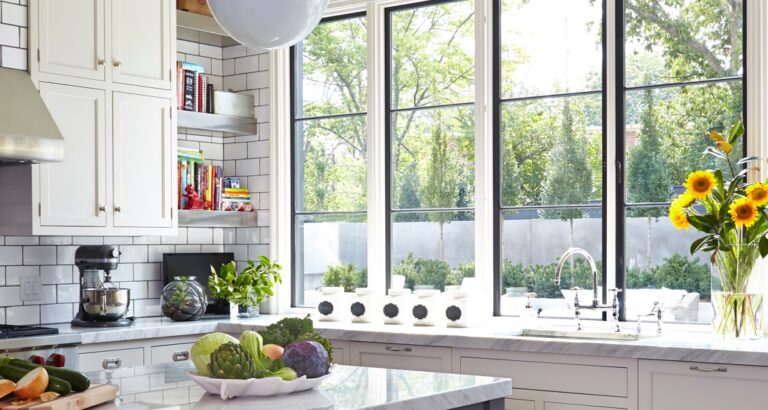 The Difference Between Double-Hung Windows and Double-Pane The Difference Between Double-Hung Windows and Double-Pane